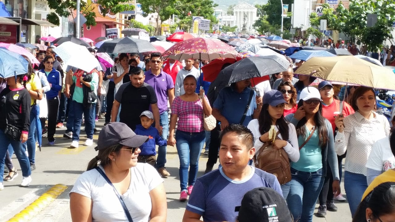 Marchan maestros y organizaciones sociales en Oaxaca | e-oaxaca.com ... Marchan maestros y organizaciones sociales en Oaxaca | e-oaxaca.com ...